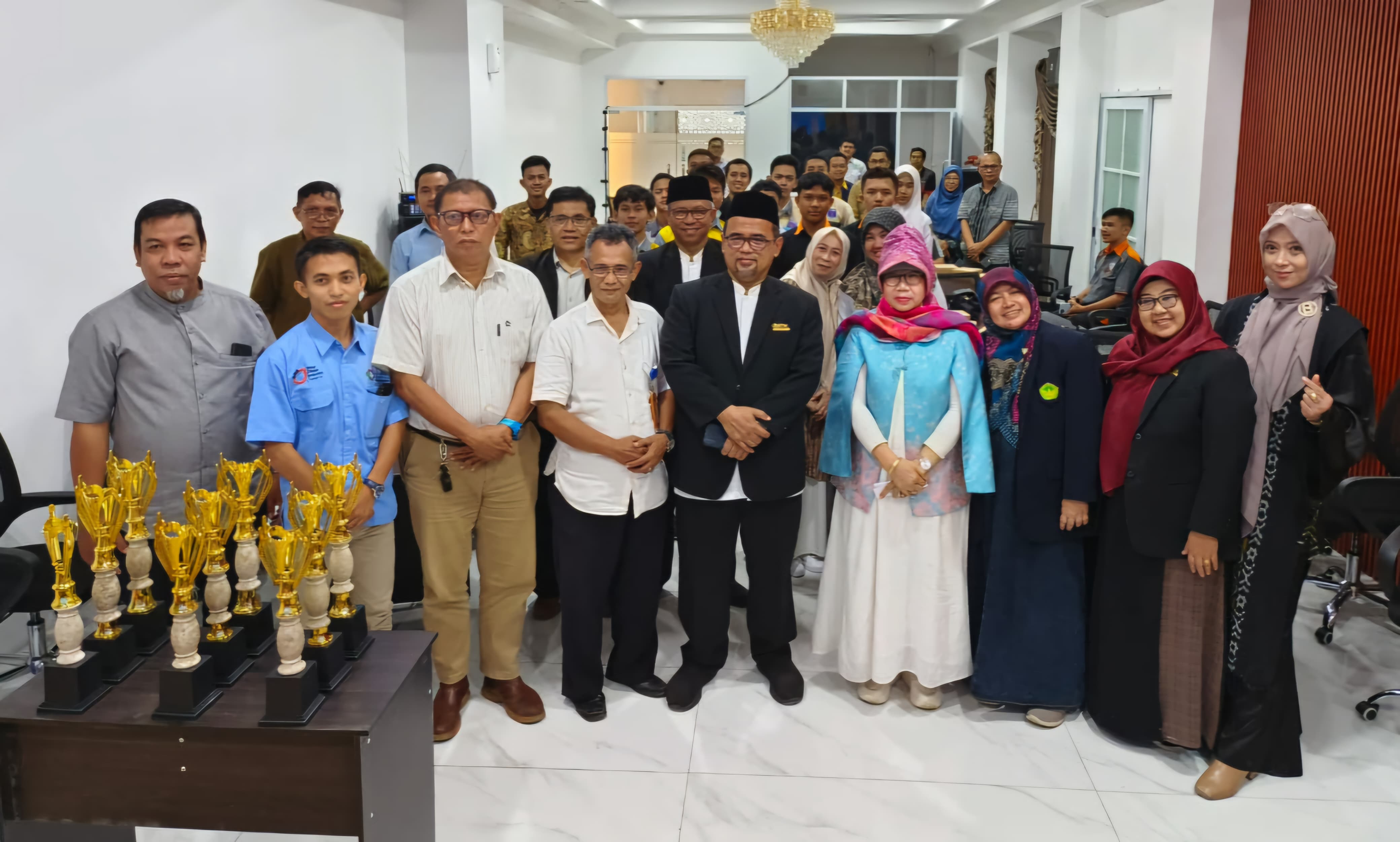 Rektor UIKA Bogor Ucapkan Selamat pada Para Juara LKS 2025: Sinergi ...