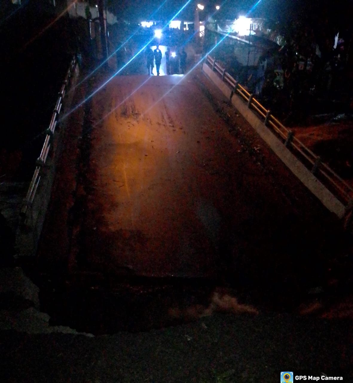 Hujan Deras Kawasan Puncak Dilanda Bencana Banjir Bandang, Tanah Longsor Hingga Jembatan ...